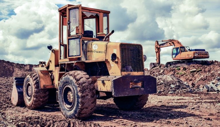 5 Helpful Safety Tips to Remember When Operating Heavy Machines ...