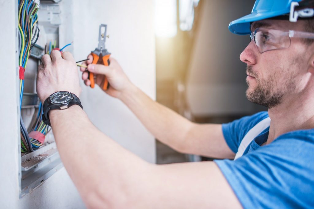 Your Guide To Finding A Licensed Electrician ArticleCity your-guide-to-finding-a-licensed-electrician-articlecity