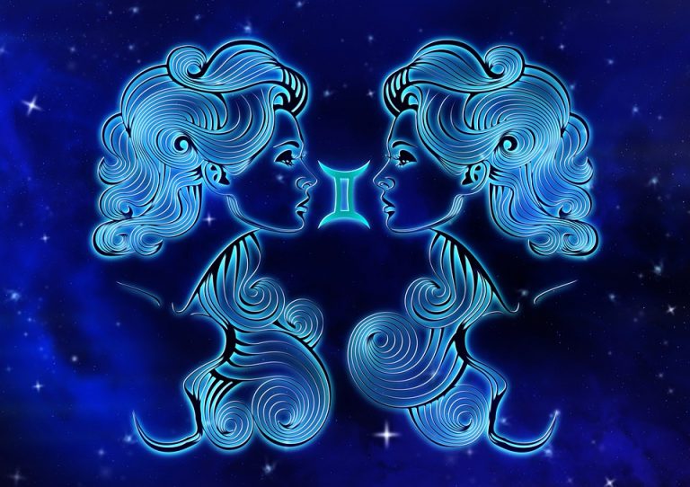 Gemini Moon Woman - ArticleCity.com